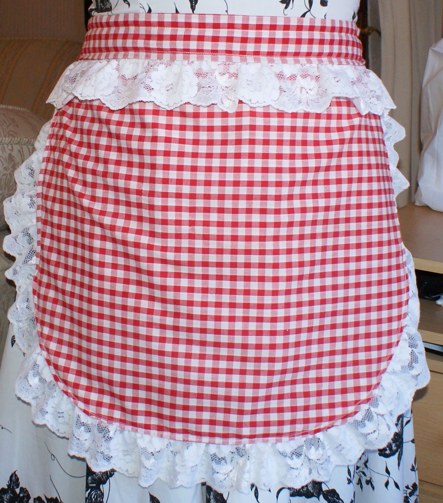 Frilly 50's Pinny – Sewing Projects | BurdaStyle.com