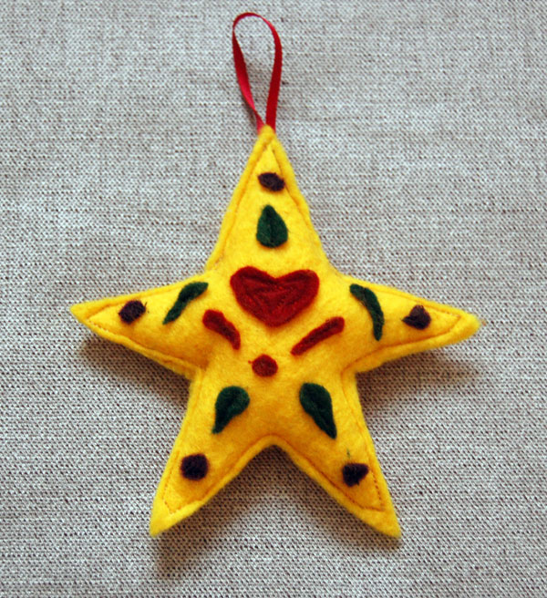 Yellow Felt Star Ornament – Sewing Projects | BurdaStyle.com